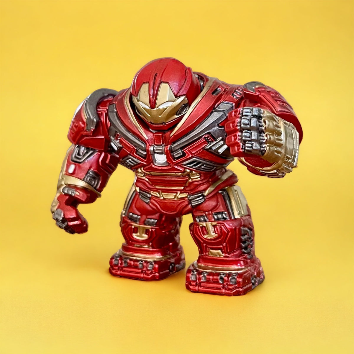 Steel Giant Man - Mk48 Alien Defender – MicroMee